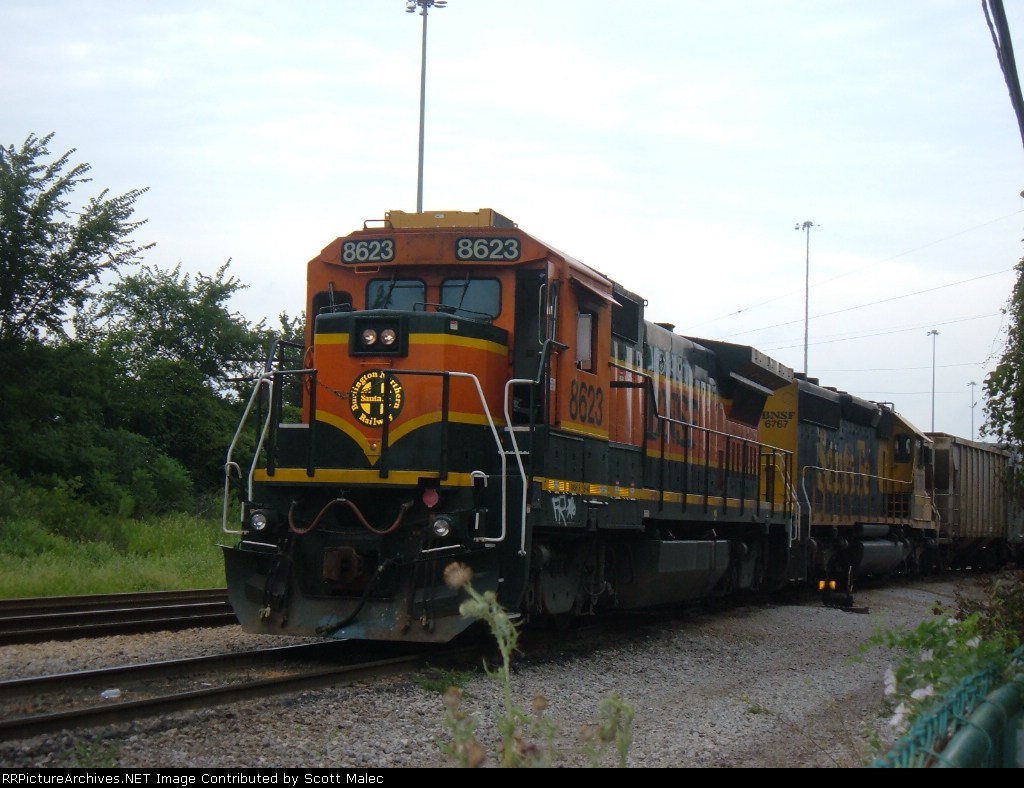 BNSF 8623 & BNSF 6767